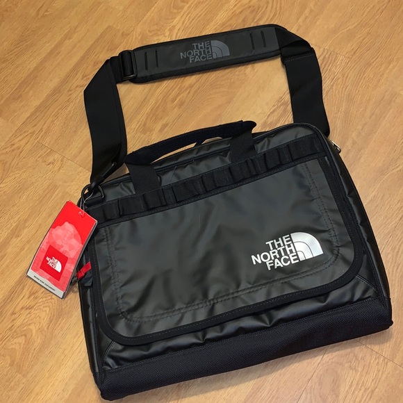 The North Face | Bags | Nwt The North Face Base Camp Sleeve Laptop Bag ...